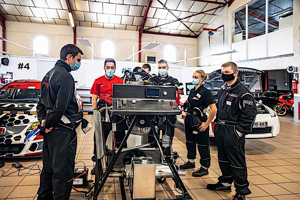 1500 COUPS DE POUCE - L’École de la Performance de Nogaro est unique - PresseLib