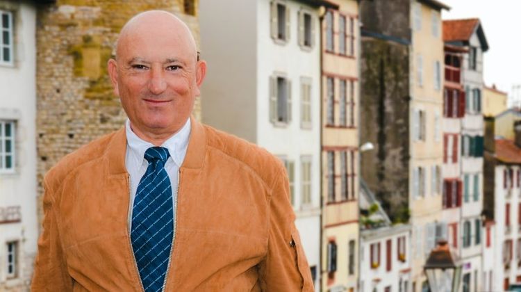 COUP DE CHAPEAU – Le Bayonnais Elie Benmergui, champion du verre ...