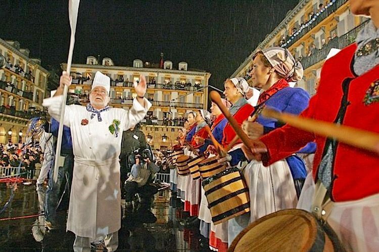 COUP DE CŒUR – La magie de l’incroyable Tamborrada de Donostia - PresseLib