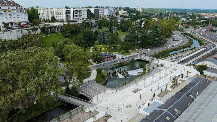 Le parvis de la gare de Pau dévoile sa nouvelle apparence - PresseLib
