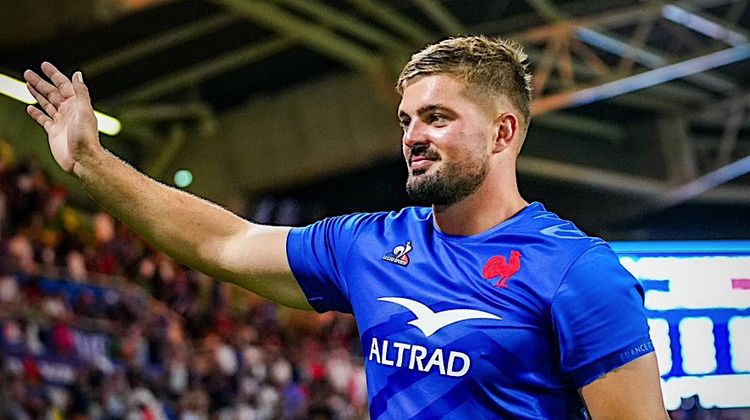 FANS DES BLEUS – Rugby : cadrage débordement sur le foot - PresseLib