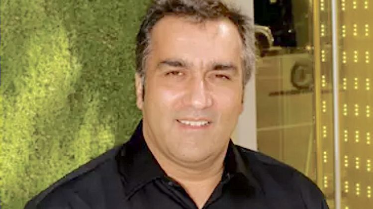 SAGA – Bernard Mariette, le pape du surf est devenu celui du yoga ...